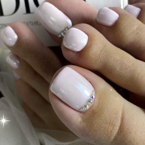 30 Beautiful White Toe Nail Designs for Your Next Pedicure - Your ...
