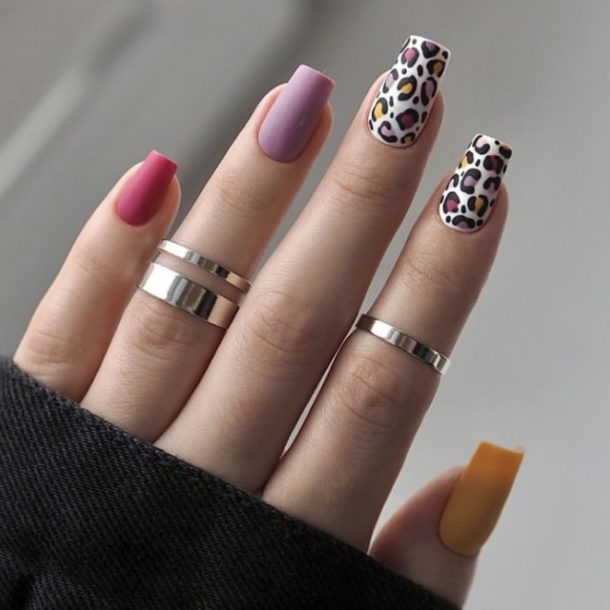 60 Beautiful Animal Print Nails for a Wild and Unique Manicure - Your ...