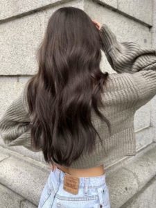 20 Clean Girl Aesthetic Hairstyles for the Ultimate Minimalist - Your ...
