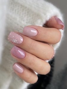 60 Snowy Nails That Will Sparkle Up Your Winter Look - Your Classy Look